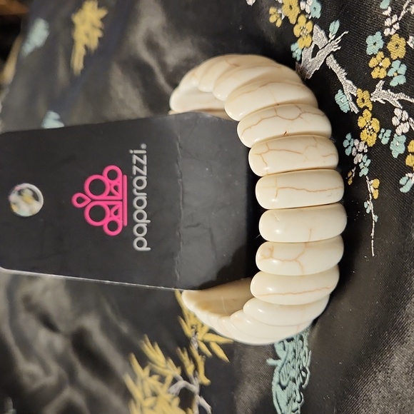 paparazzi | Jewelry | Paparazzi Natural White Crackle Stone Bracelet ...